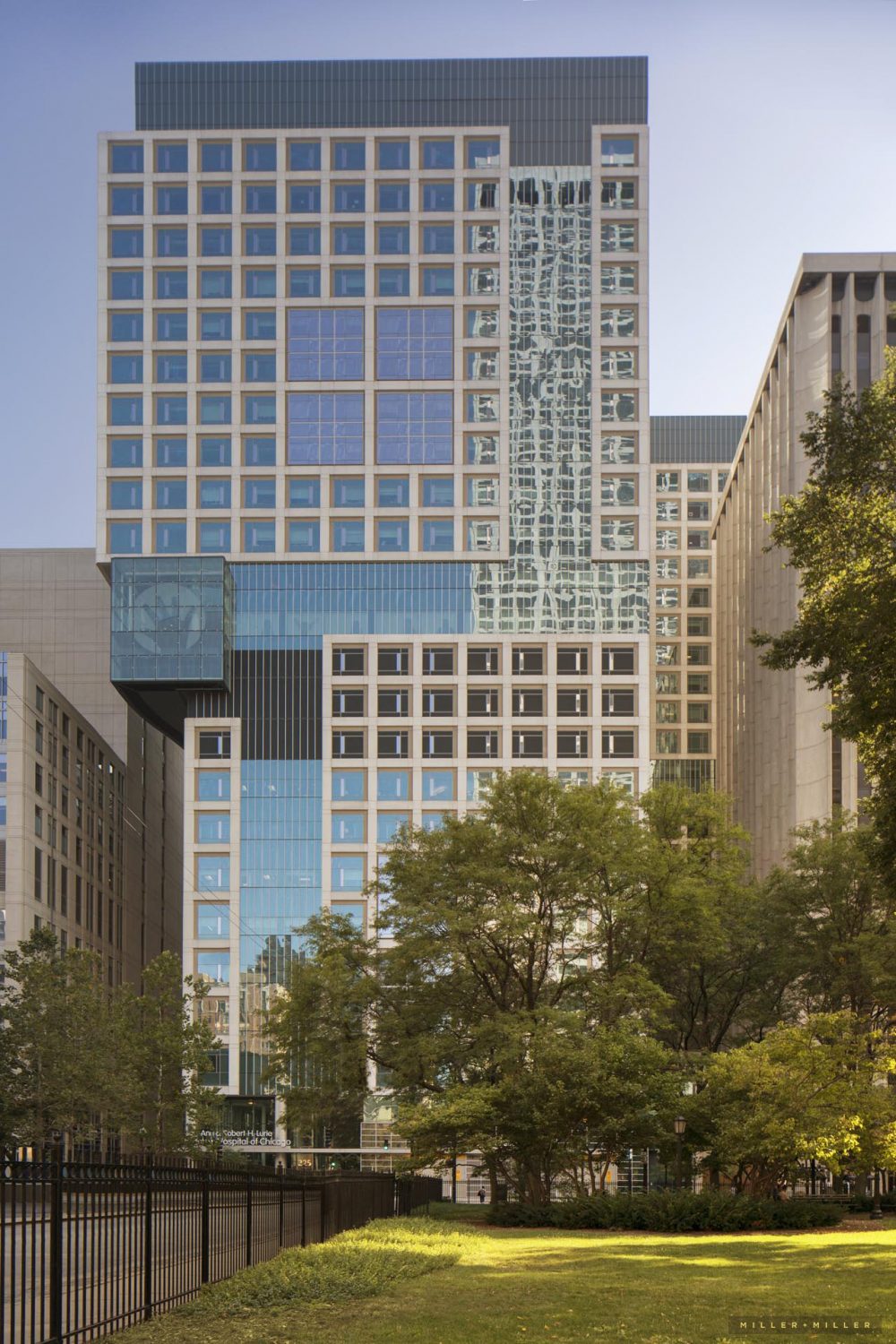 Lurie Children’s Hospital of Chicago Skyscraper Building Photography ...