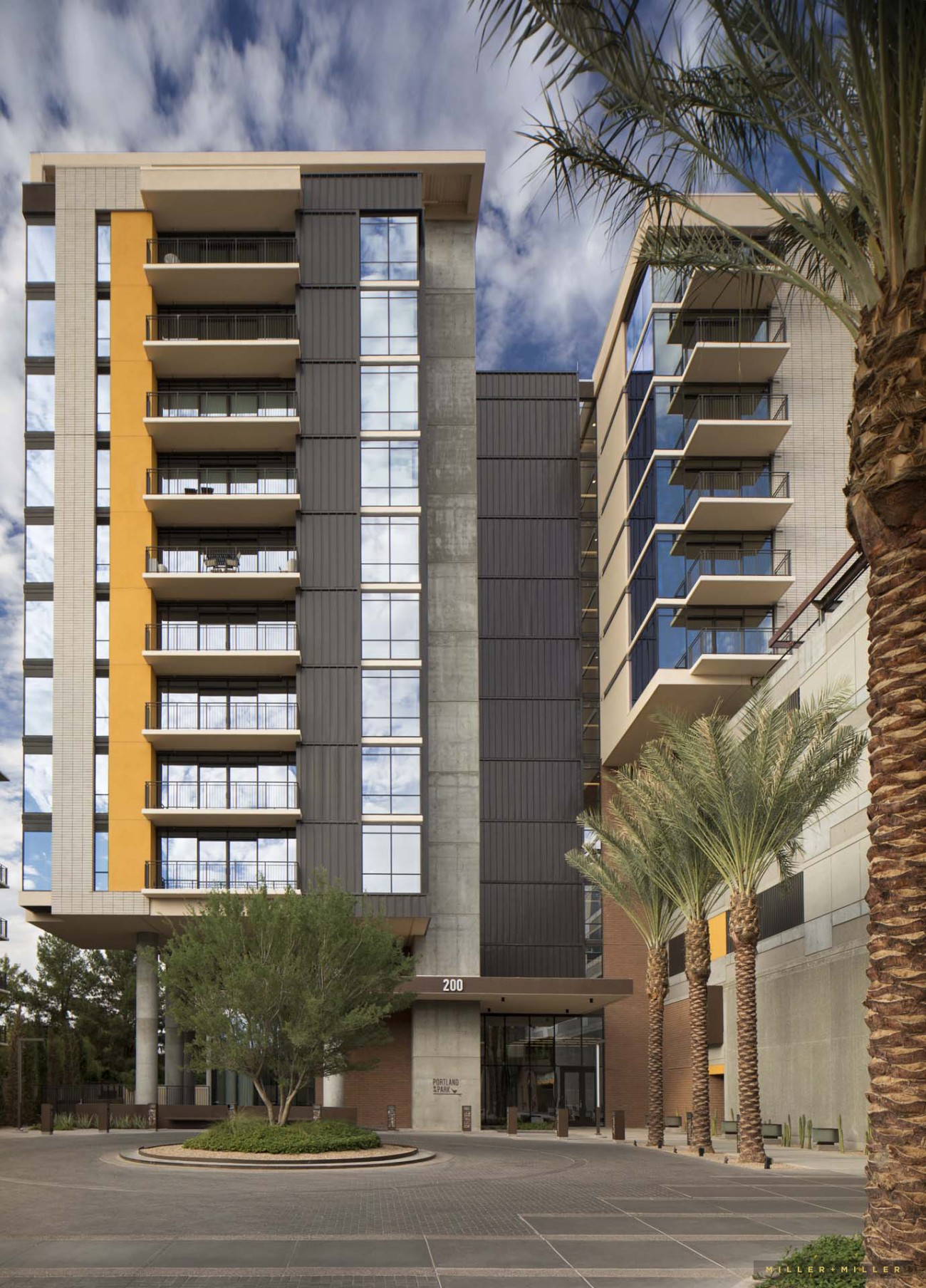 mid-rise modern hotel Archives - Chicago Architectural Photographer