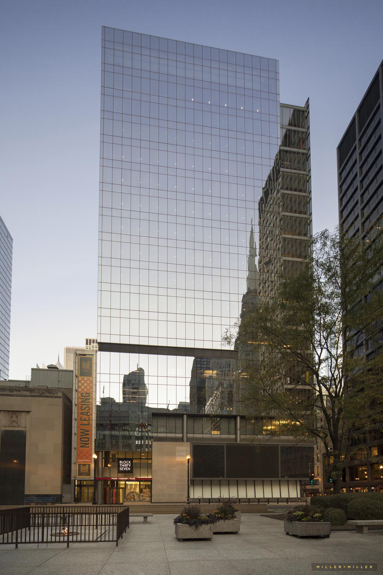 High-Rise Condominiums, Skyscrapers & Large Buildings Photos - Chicago ...