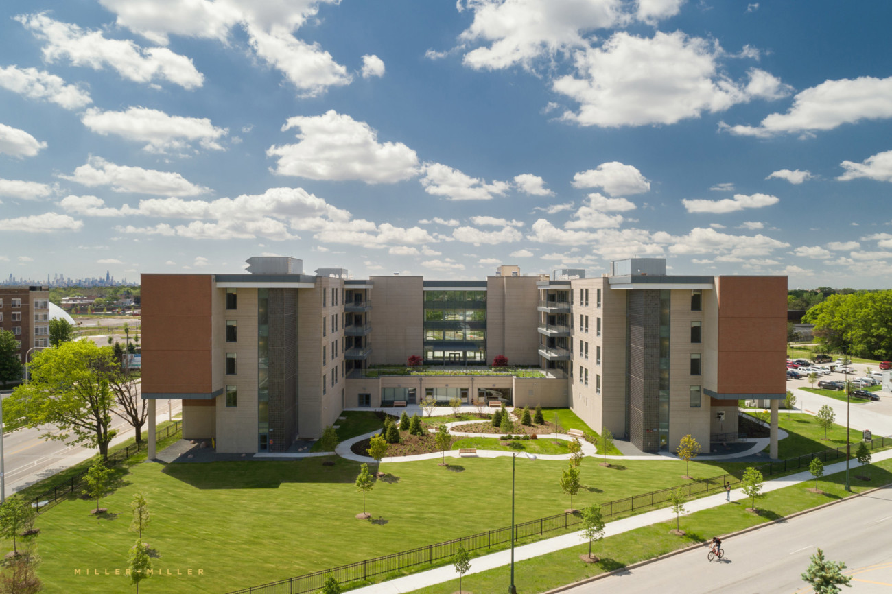 h-shaped hospital building Archives - Chicago Architectural Photographer